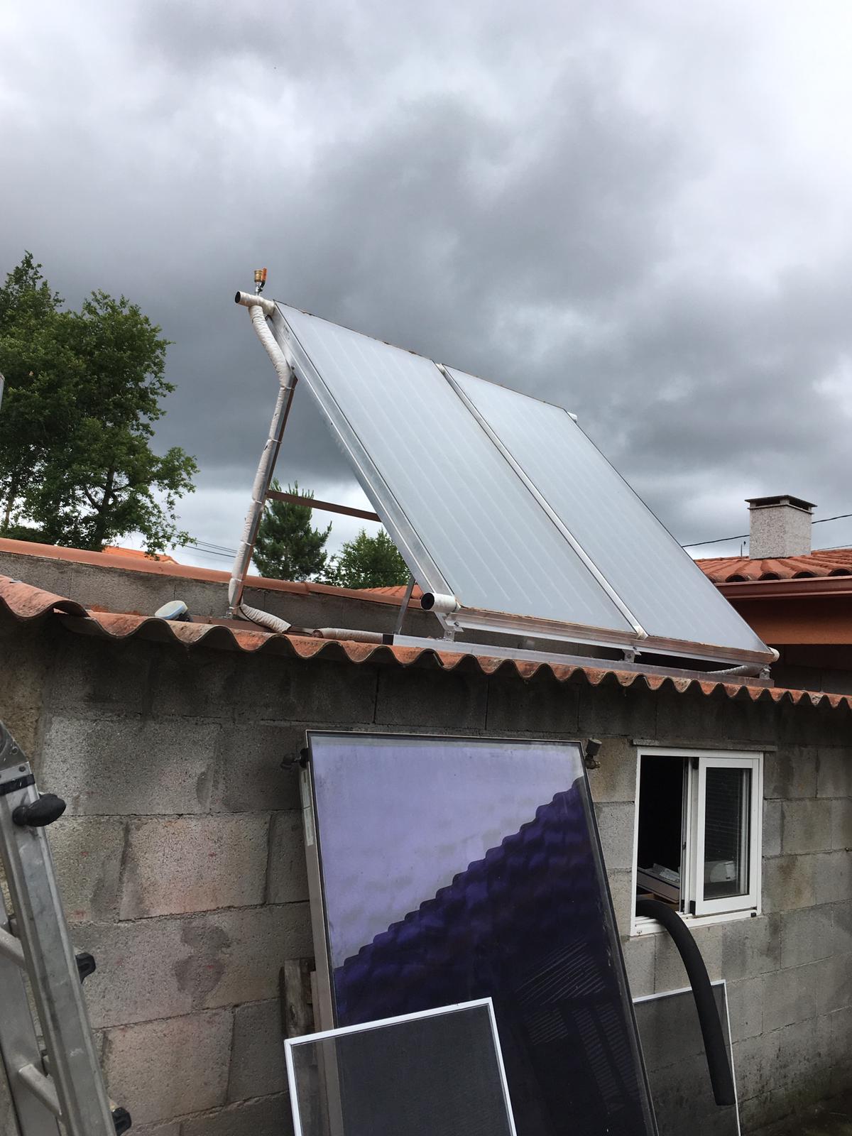 Instalacion de paneles Térmicos en Ponteareas - Sapel