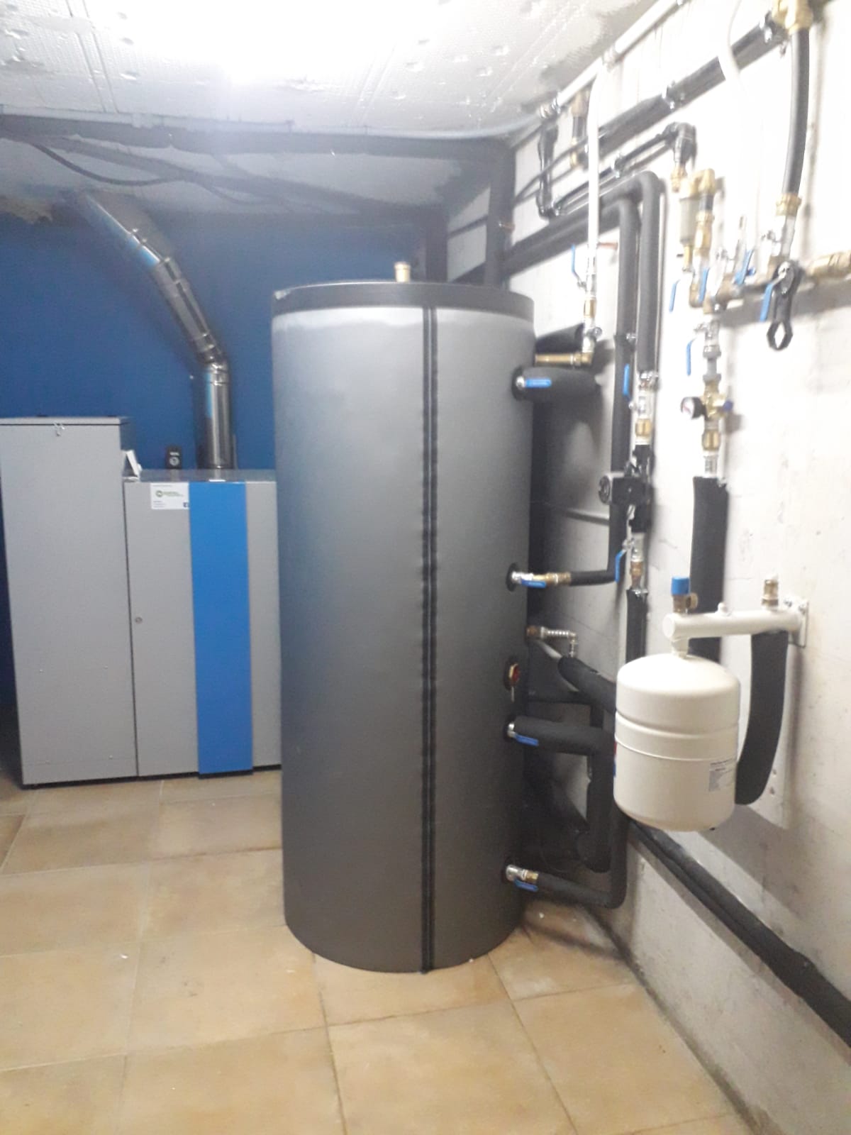 Caldera de Pellets 32kW instalada en Vigo (Valladares) - Sapel